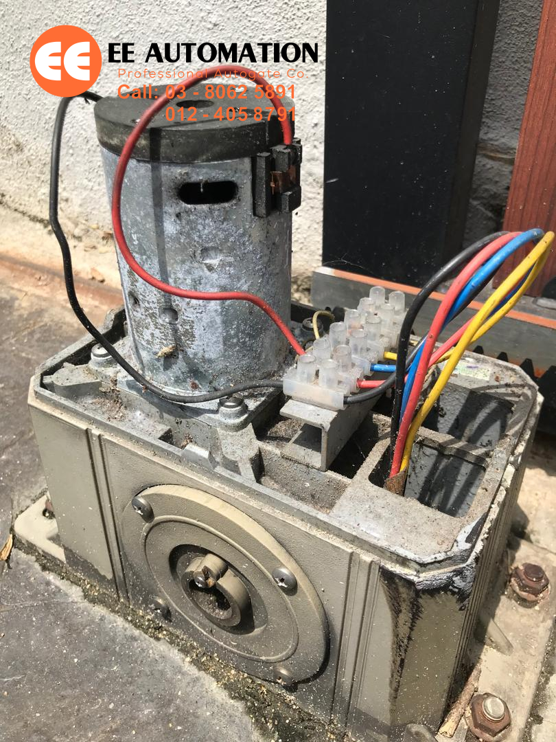 Sliding Autogate Motor Reverses Back and Rollers Wear Out – EE Automation