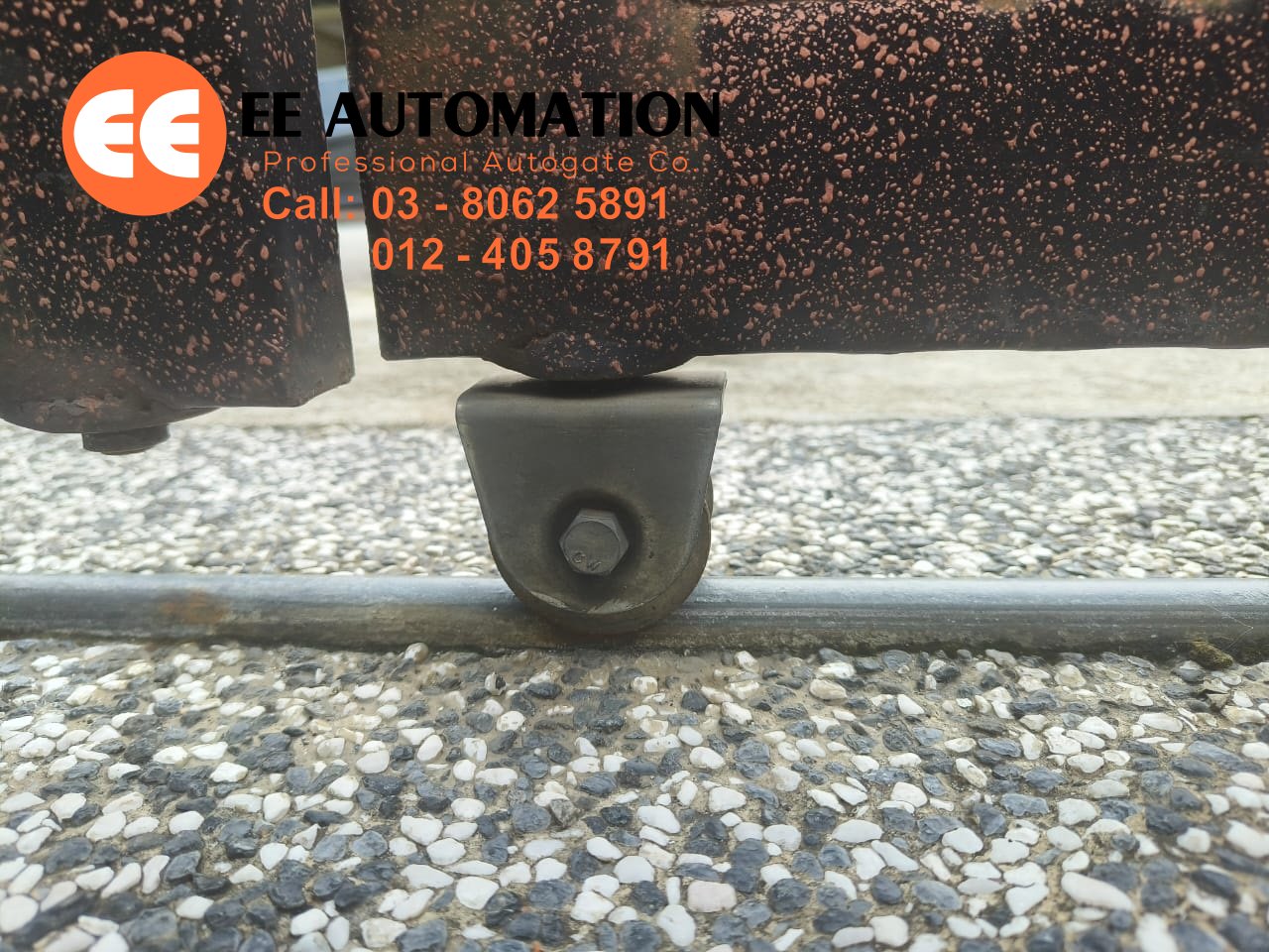 Using Stainless Steel Rollers For Your Folding Auto Gate – EE Automation