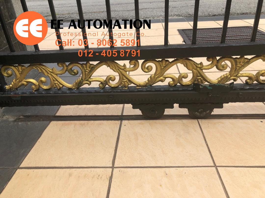 Sliding Auto Gate Having Problem With Bottom Wheel – EE Automation